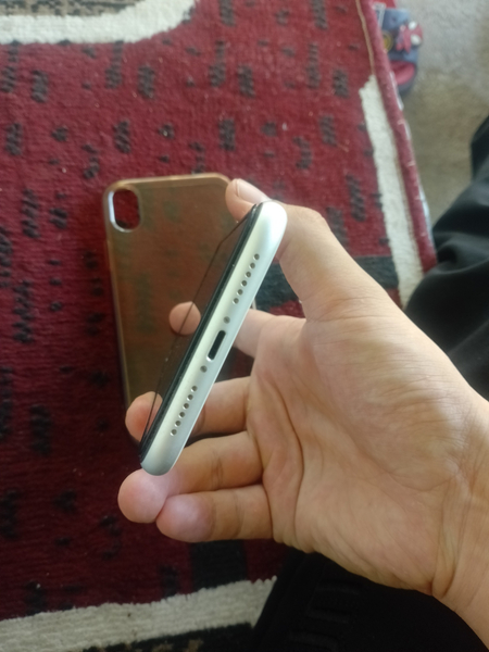 iphone XR 64g в хороший состояние