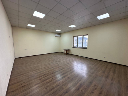 Срочно продается здание 2200м2 вдоль дороги!!!
