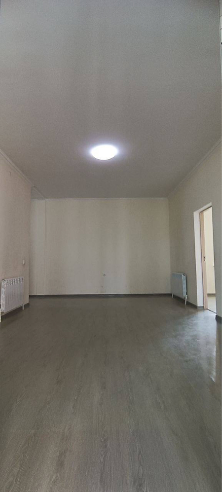 Срочно продаються трёх комн кварт в Самарканд в массиве Карасув (МОТРИ