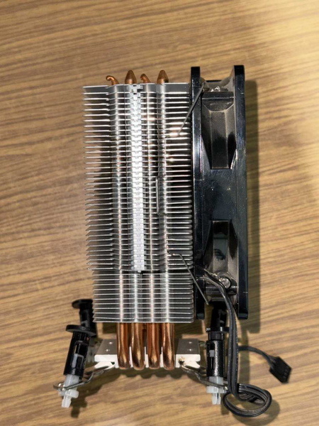 Продается кулер для процессора DEEPCOOL GAMMAXX 400 RED