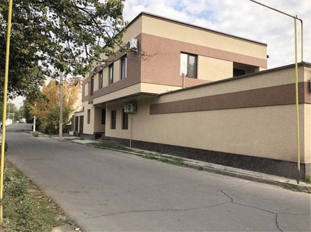 Продается Свое здание ,4,5 сот , Юнусабад ,51 школа