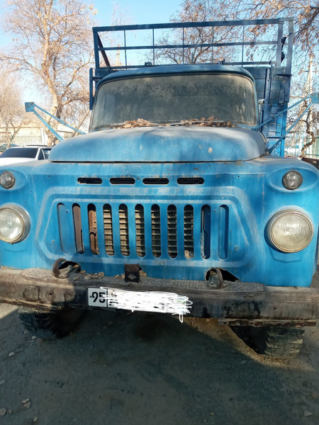 Газ 52 сотилади.