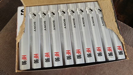 Кассеты SONY HF 90 новые состояние из блока ! Цена за блок!