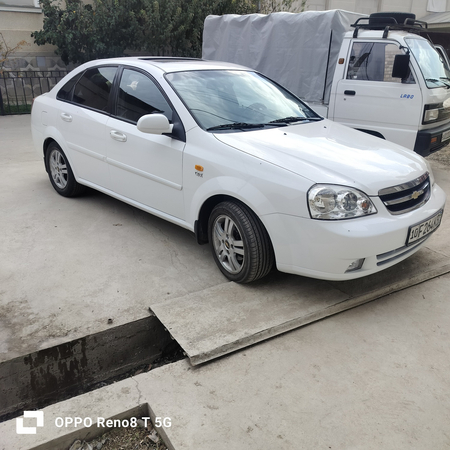 Lasetti 1.8 holati zor ishi yoq matori  hadavoyi yahshi ful abez bor 1