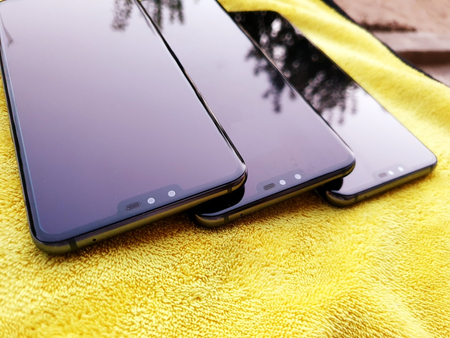 LG V50 5G ThinQ. OzU 6 GB. Hotira 128 GB. Snapdragon 855.
