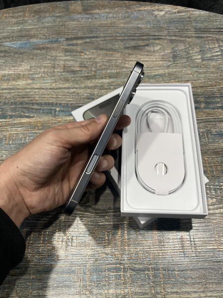 iPhone 16pro Max Z/ZA  1/tb dubay 1-1