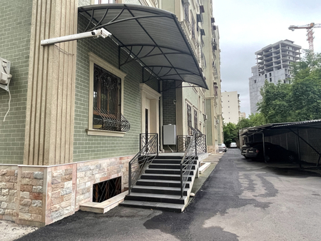 Продается офис 1 этаж и подвал 1000кв.м