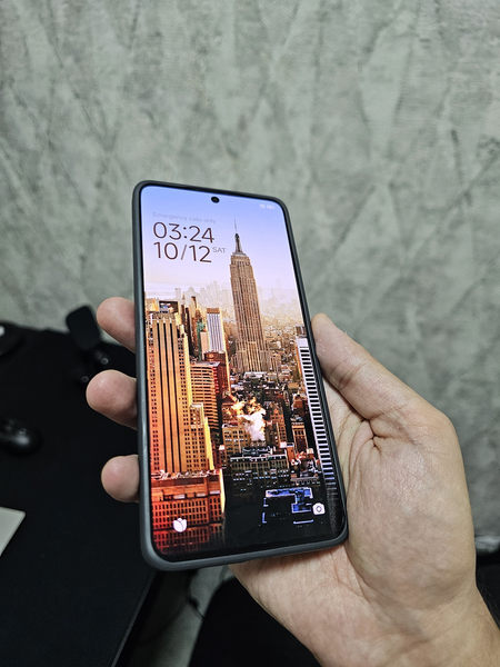 Poco F6  12/512  Енгидей