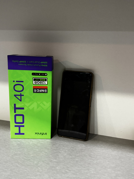 Продаю телфон Infinix HOT 40i