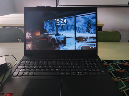 Lenovo V15 Ryzen 5 3500U