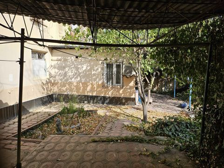 Сдается квартира 2х ком Яшнабад  свой огород и парковка ( 11333)