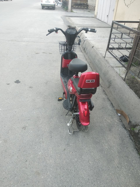 Yangi minilmagan skuter