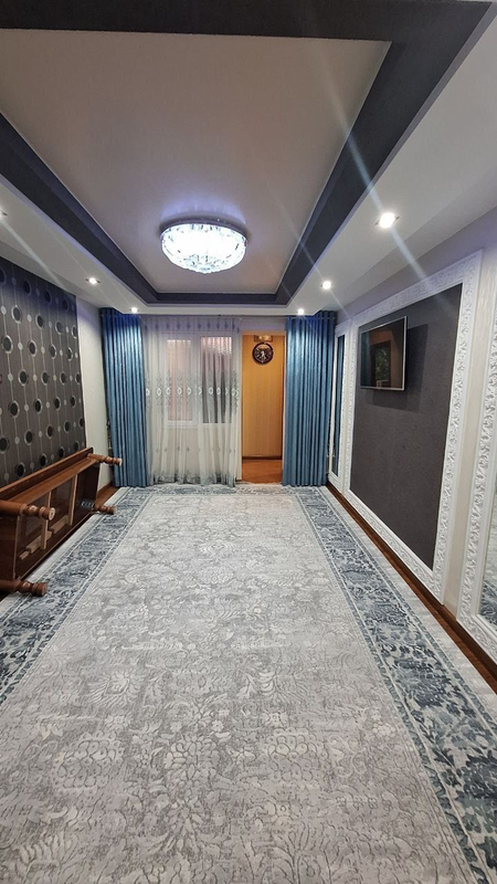 Юнус Абад чинобад
Чинобад 2/2/4 чинабод
50м2 + 10м2 кладовая 
Кирпич
К
