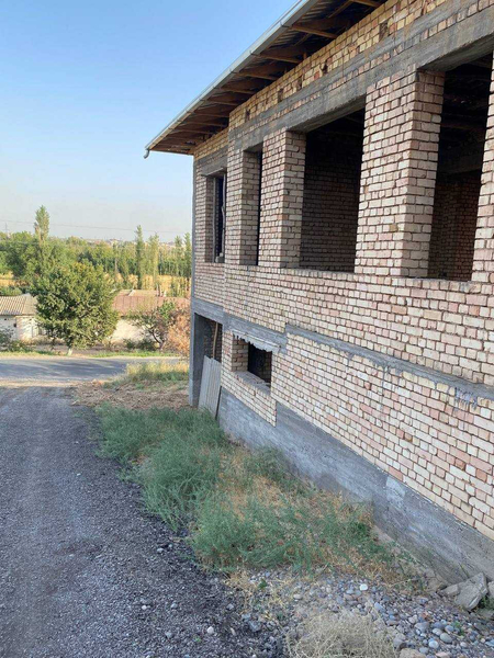 Uy sotiladi (srochna)