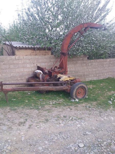 Traktor T40 barcha agregatlari bilan