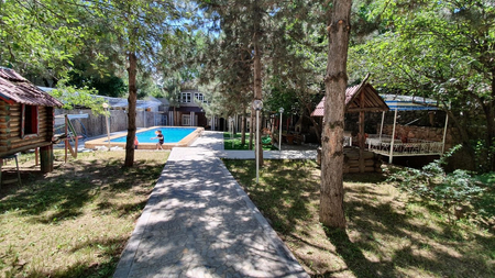 Dacha arendaga beriladi. Дача сдаётся в аренду.