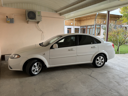Gentra avtomat 2024 yil 14.000km