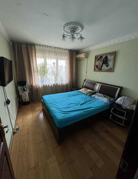 Продается трехкомнатная  квартира на улице шотаруставелли