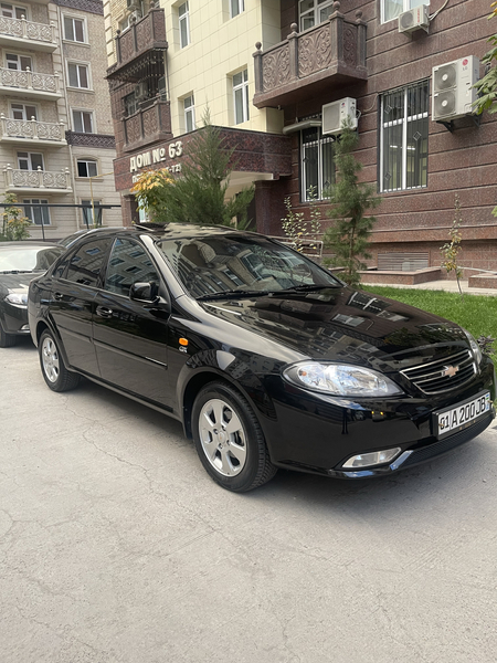Gentra 2022 qora full poziciya