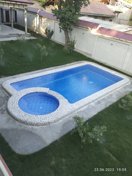 Oqtoshda oilaviy dacha