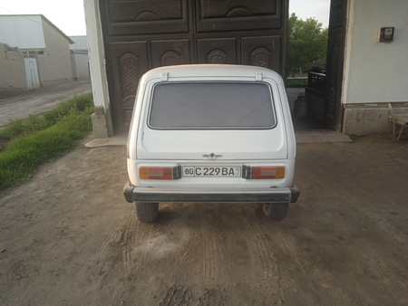Niva 2121 sotiladi