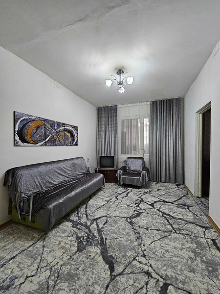 Ташсельмаш 1в2/1/4, 38м².