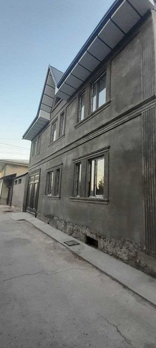 Продаю участок с 2 этажном домом срочно