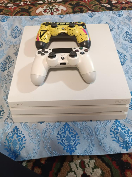 Playstation 4 pro 1tb