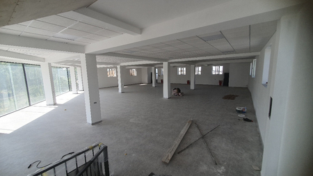 2 каватли савдо мажмуаси ижарага берилади. 1200 кв.м Алгоритм бетонка