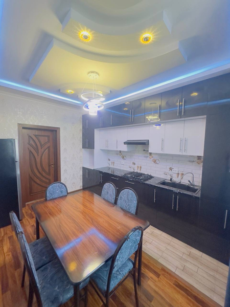 Продается 3 комнатная квартира площадью 78 кв.м. По улице Лахути