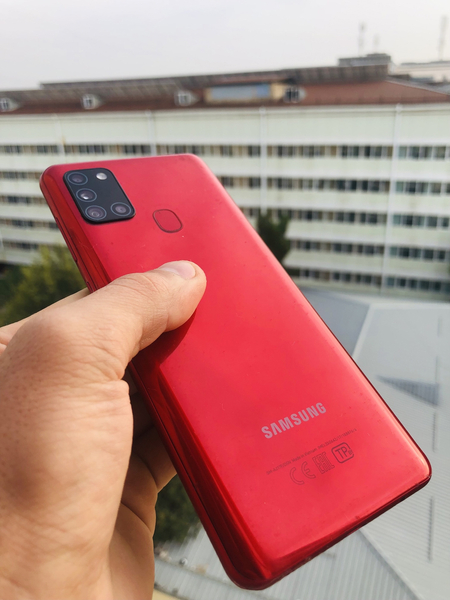Samsung A21 s srochna sotiladi