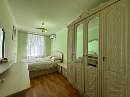 Продаётся 49,3м² Космонавты 2/4/5 ор-руб ЦУМ, голубые купола