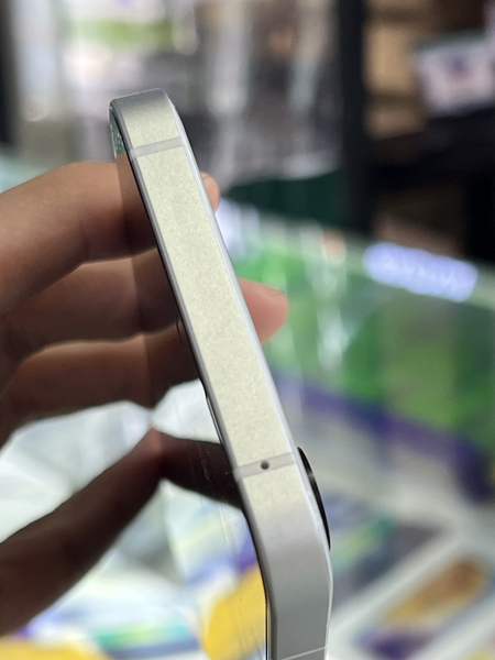 Nothing phone 2        12/256 gb white