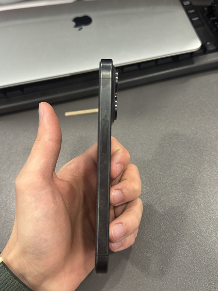 Iphone 15 pro black titanium 128gb  sim+ esim