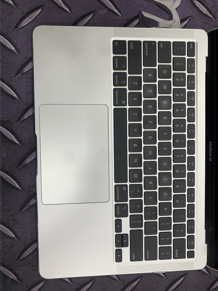 MacBook Air/8ГБ/256ГБ/i3