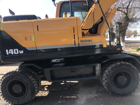 Ekskavator 140  Hyundai 2010 yil 25.600 metachast