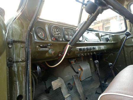 Zil 131 sotiladi