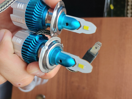 Mi 2 led lampochka H4