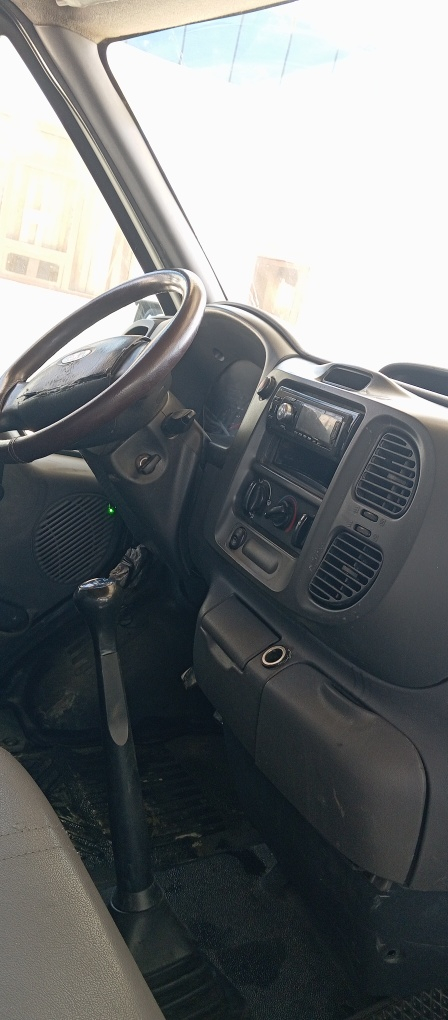 Ford sotiladi tranzit