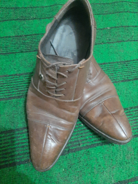 Tufli bor kup kiyilmagan