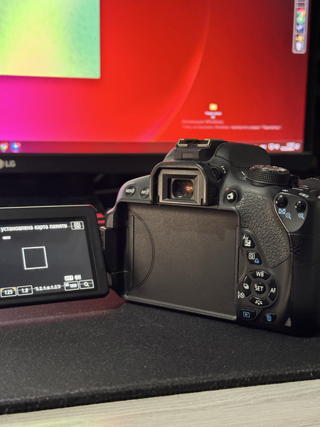 Canon 700D в отличном состоянии