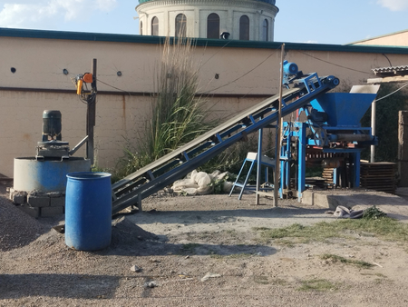 Shlakablok aparat kaplekt sotiladi