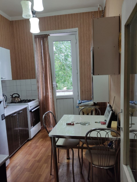 Продается квартира в Яккасарайском районе 
Напротив рынка Аския 
1/3/5