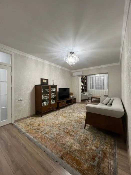 Садыка Азимова  .4/5/5.  кирпич  77-серия  (мебель + техника + 100 м²)