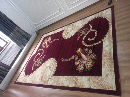 Gilam yangi uyga razmeri tugri kelmaypati shu uchun sotayabman kelib .
