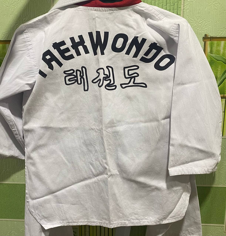 (Ekupurofka Taekwondo WTF) Sotiladi!!! 10-11-12 yoshli bolalar uchun.