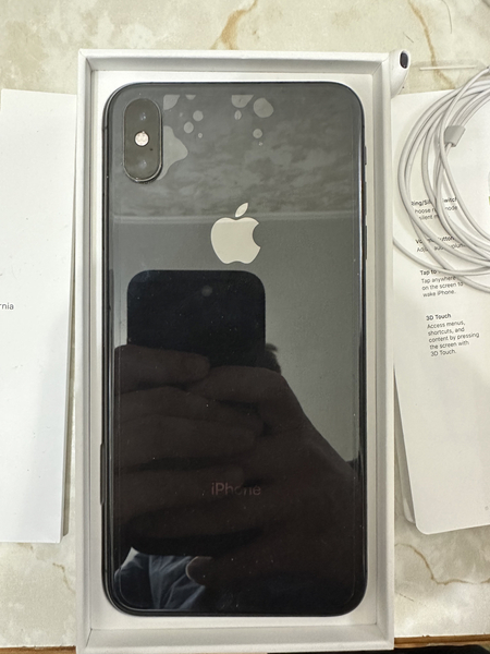 Apple iphone xs max - black 64