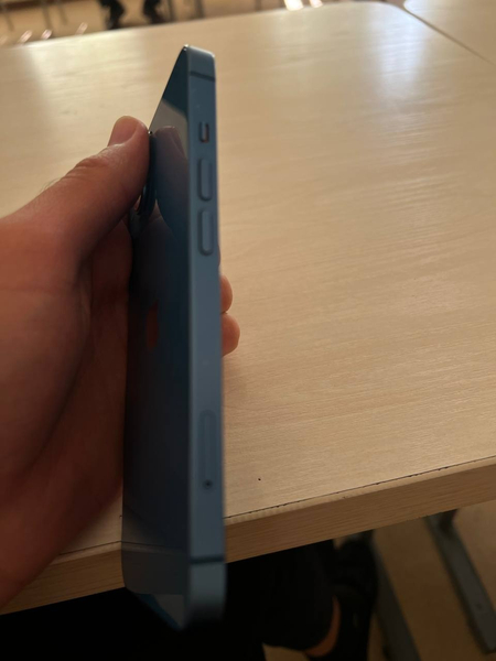 Iphone 13 ideal.