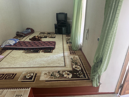 Oq tosh dacha (quyoshga yaqin joylashgan)