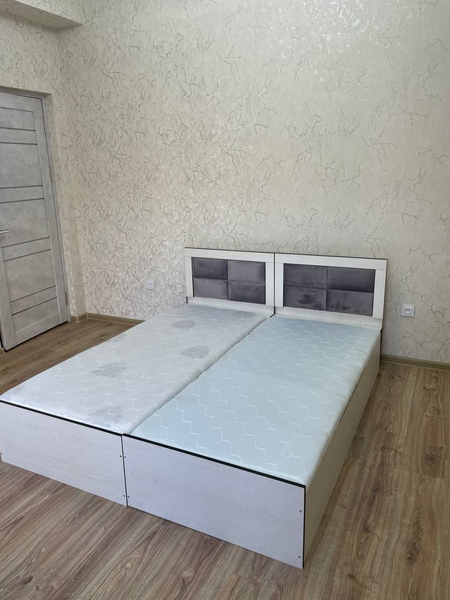 Gren hous 3 xonali uy sotiladi